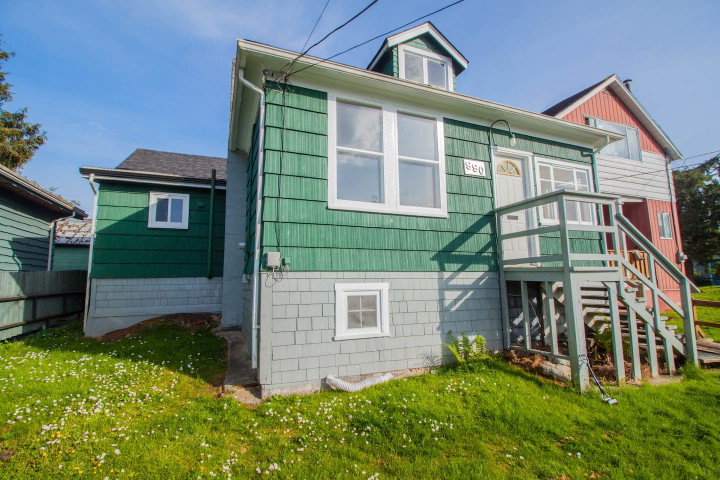 Tidy Character Bungalow (For Fishing Charters) - Prince Rupert