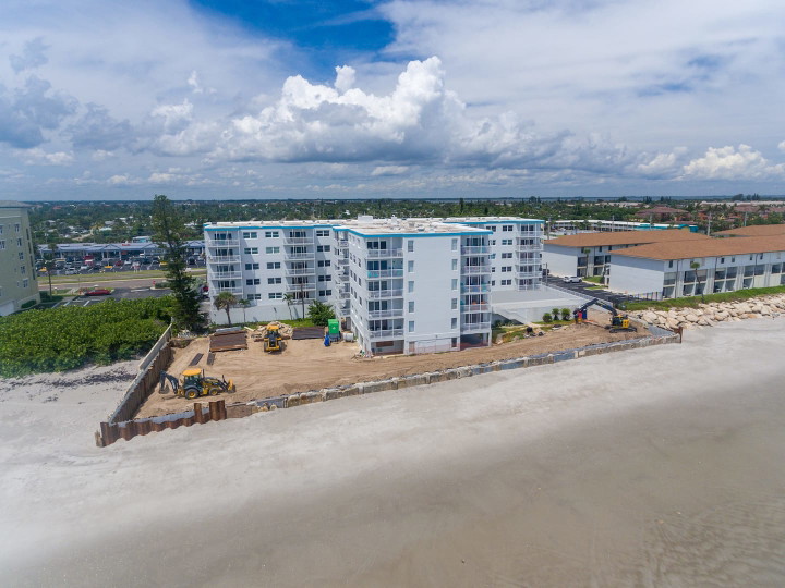 Charming 2-bedroom/2 Bath Oceanfront Condo! - Satellite Beach, FL