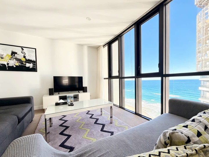 22/f, High Floor Ocean View Apartment With Kitchen - Gold Coast