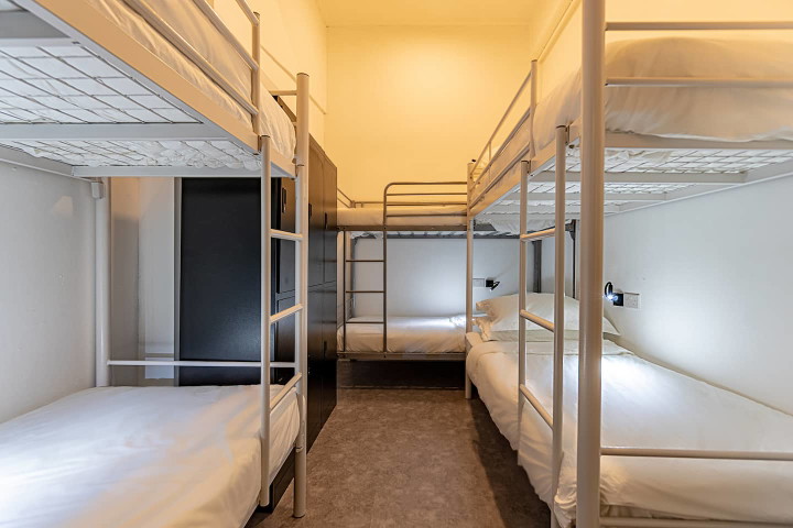 Chinatown: Room With 6 Beds, 1 Min Walk To Mrt - Singapour