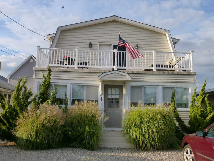 Beautiful Home 2 Blocks From Beach - Manasquan, NJ