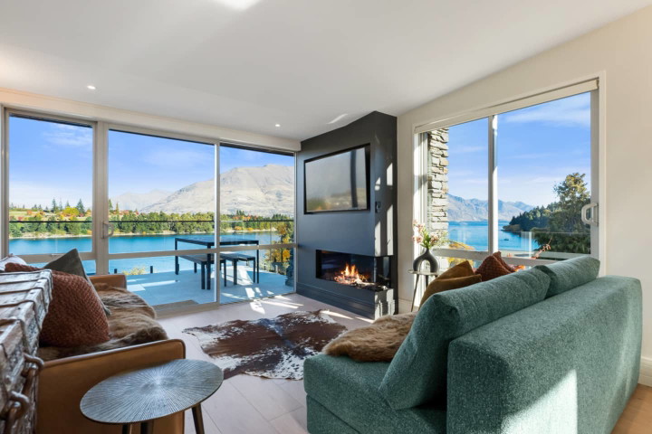 Rahiri Penthouse | Hot Tub Sauna Fireplace - Queenstown