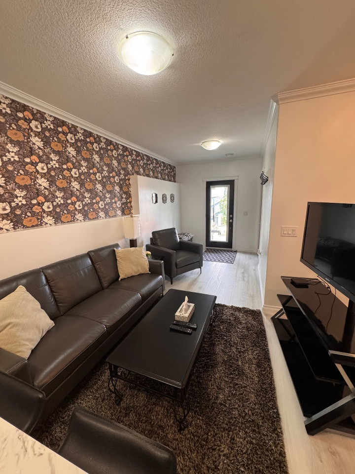 3 Bed 2 Bath Private Home Away From Home! - Fort McMurray