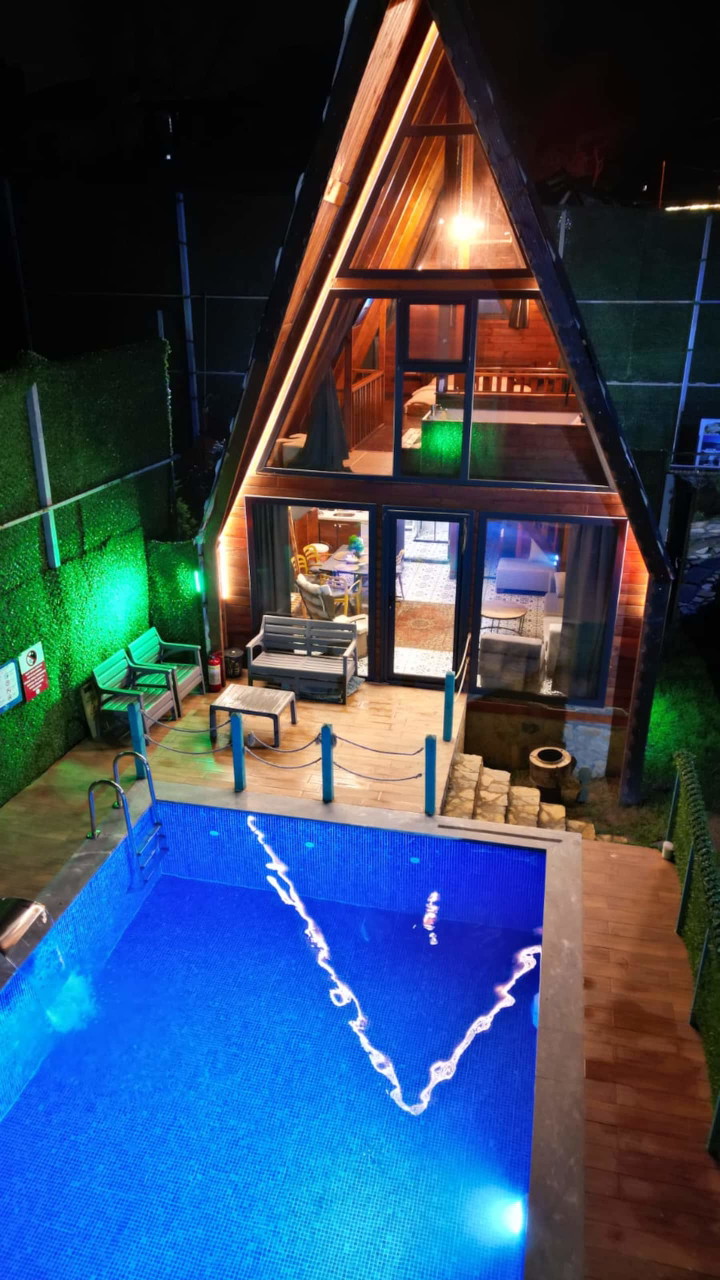 4- Havuzlu İç Mekan Jakuzili Korunaklı Bungalow - Kartepe