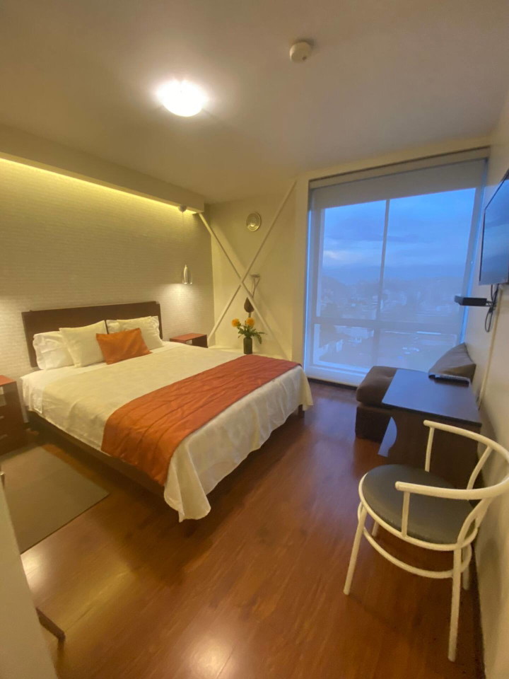Habitación Matrimonial Tv Cable Wi-fi 24hr. 1 Baño - Quito