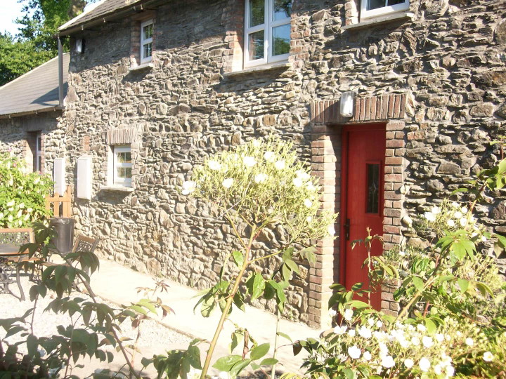 Chloe's Country Cottages - Uncle Tom's Barn - New Ross