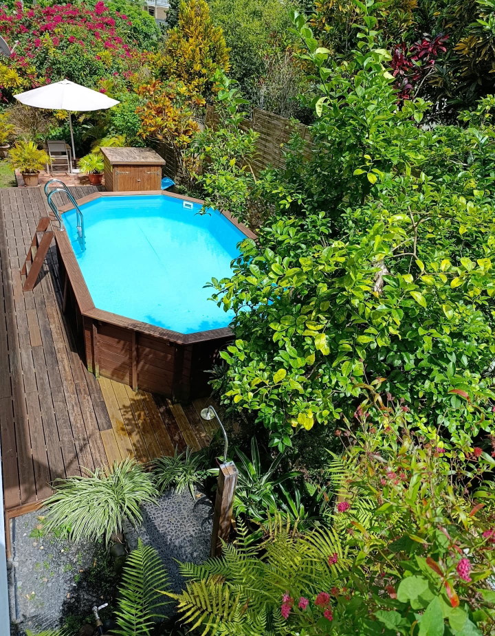 Amplia Planta Baja De 200m² En Villa Con Piscina Privada. - Guadalupe