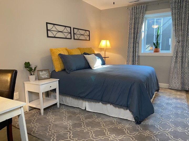 Steps From Ku, Private Guest Suite & Game Room - Lawrence, KS