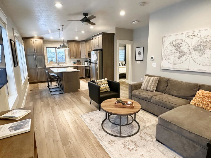 Wasatch View Loft -Perfect Location - South Jordan, UT