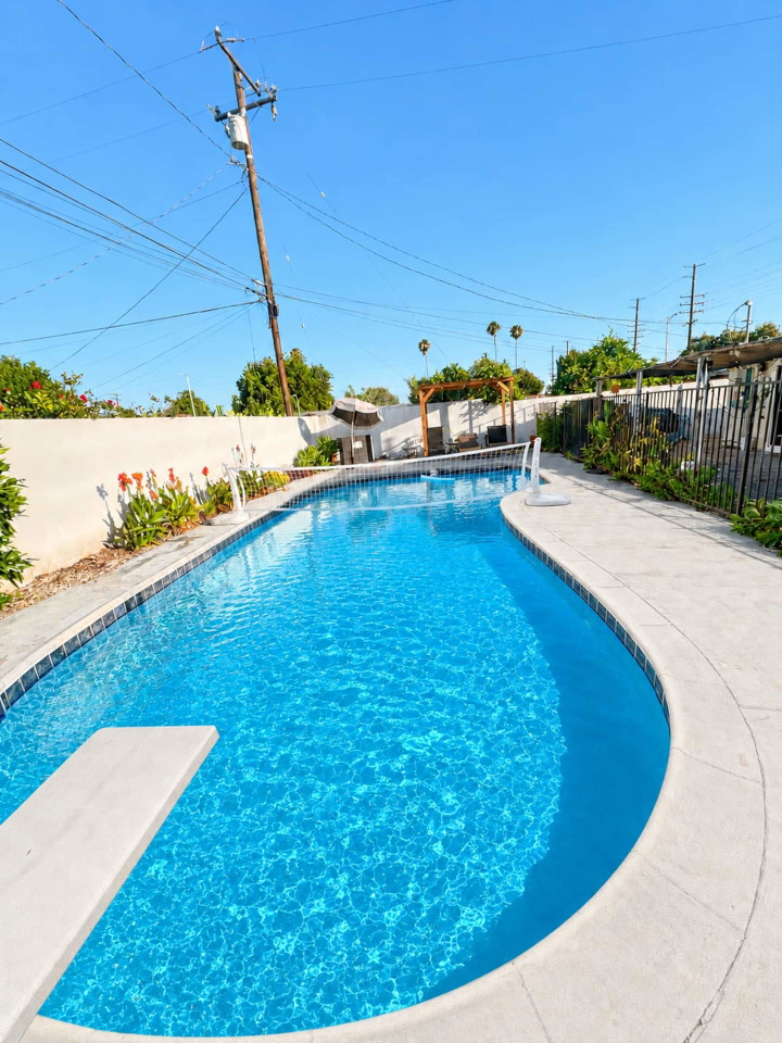 Covina Pool House - Azusa, CA