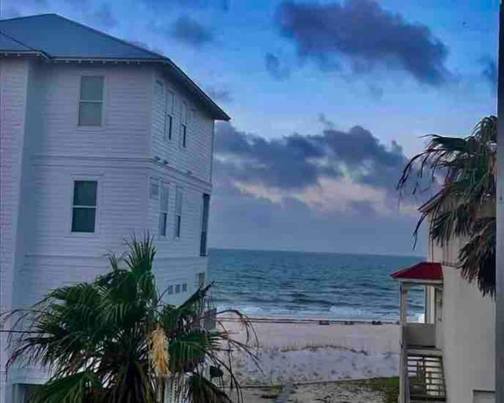 No Shoes, No Shirt,no Problem! Gulfview. Seascape. - Orange Beach, AL