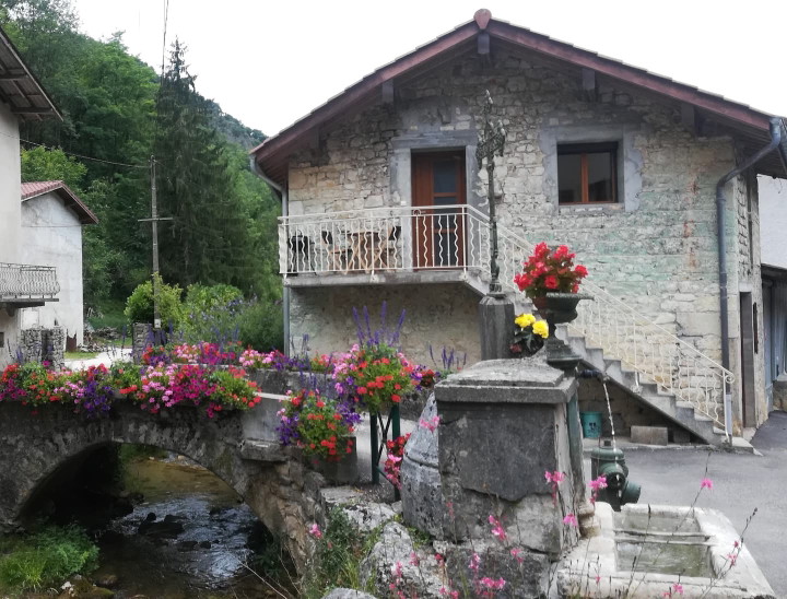 Gîte Du Pressoir
Au Bord Du Ruisseau - Ain