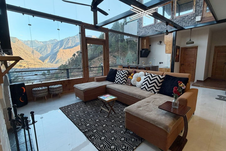 Kith & Kin Farms- Indias 1st 260 ° Glass House - Manali