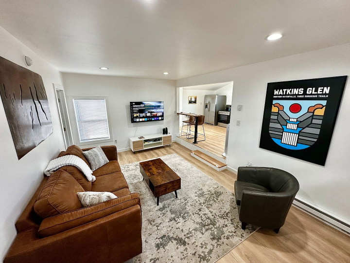 Modern Apartment, Sleeps 4! - Watkins Glen, NY