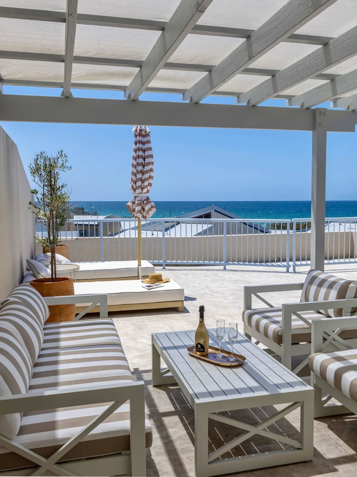 Castaways Penthouse Noosa, Beachfront Pool Views - Noosa Heads