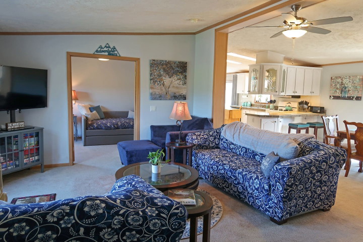 Cottageintheclouds-invillage 3br 2ba, King Bed - Tannersville, NY