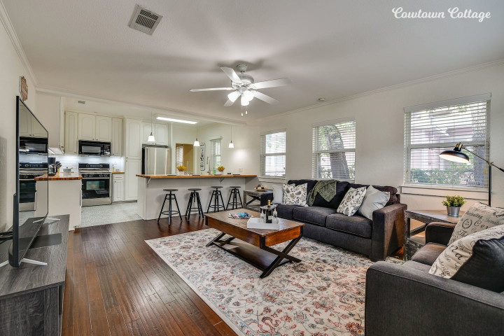 Cowtown Charm Near Dickies Walkable Restaurants - Fort Worth, TX