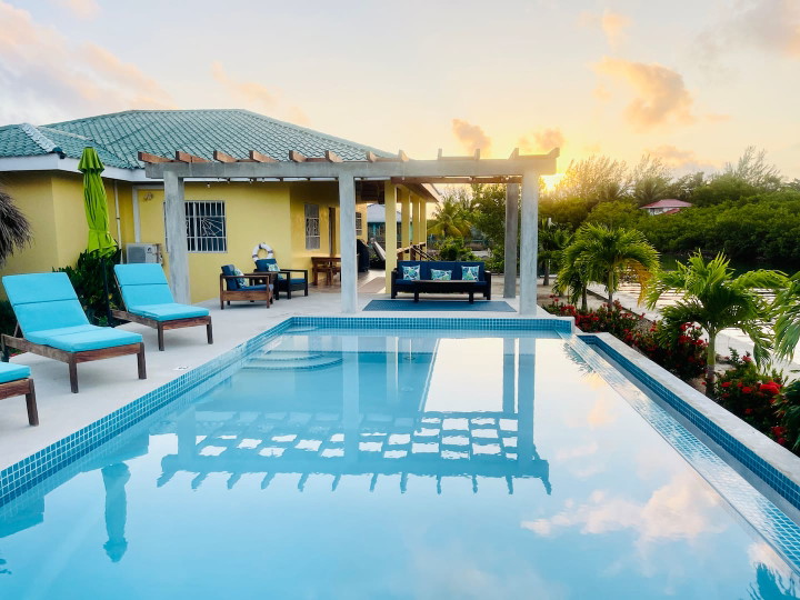 Infinity Pool~waterfront - Belize