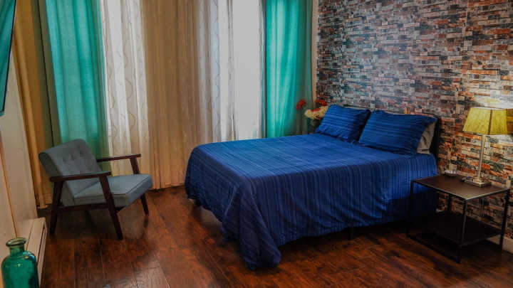 Furnished Studio, 12-min Midtown Bus Link - New York