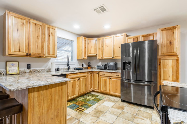 Rustic 3 Bedroom 2 Bath House. - Palestine, TX