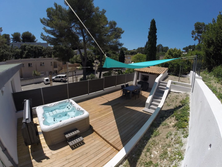 Top Of Villa Design With Hot Tub - Cassis