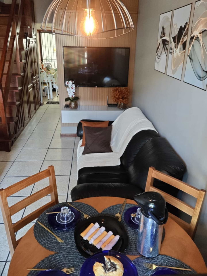Casa 2 Andares Completa - Cabo Frio - Cabo Frio