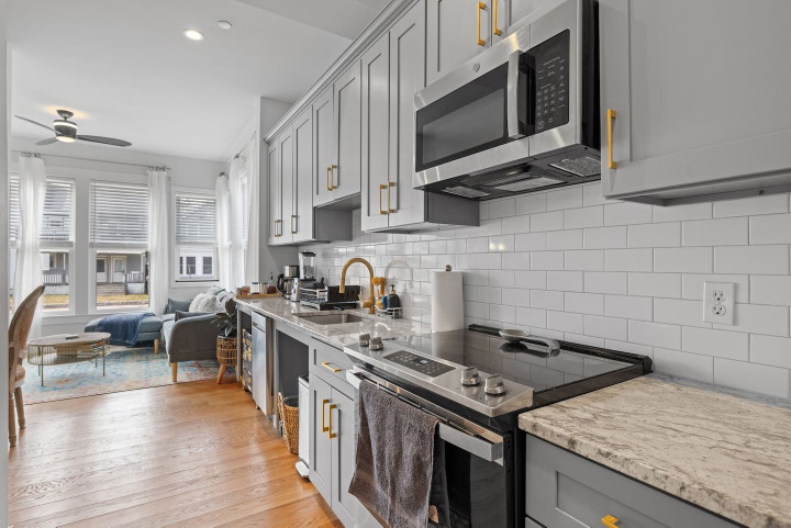 The Sanctuary ~ Central, Luxury New 2br ~ King Bed - Manchester, NH