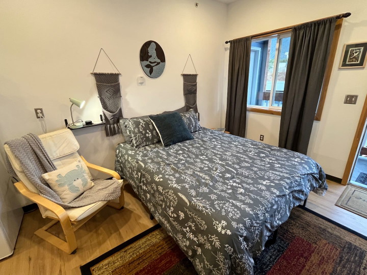 Apartment L: Mount Longenbaugh (Car Rental Option) - Sitka, AK