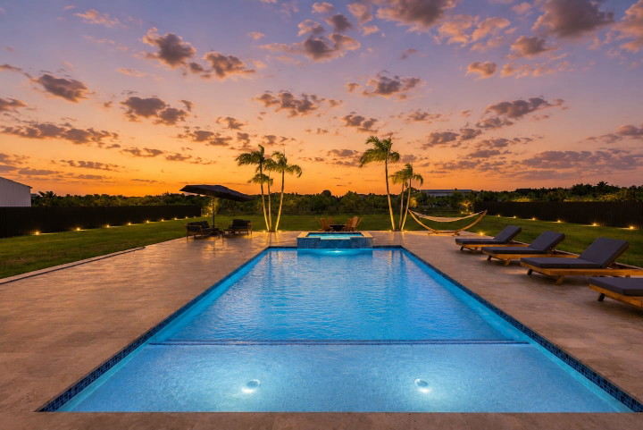 Villa Castillo | Luxury Pool Home & Bbq | Redland. - Florida Keys