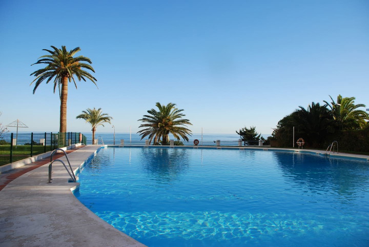 On The Sea Front. Tranquility And Luxury - Benalmádena