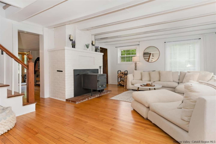 Charming 3 Bedroom, 2 Bathroom Cottage - Woodstock, NY