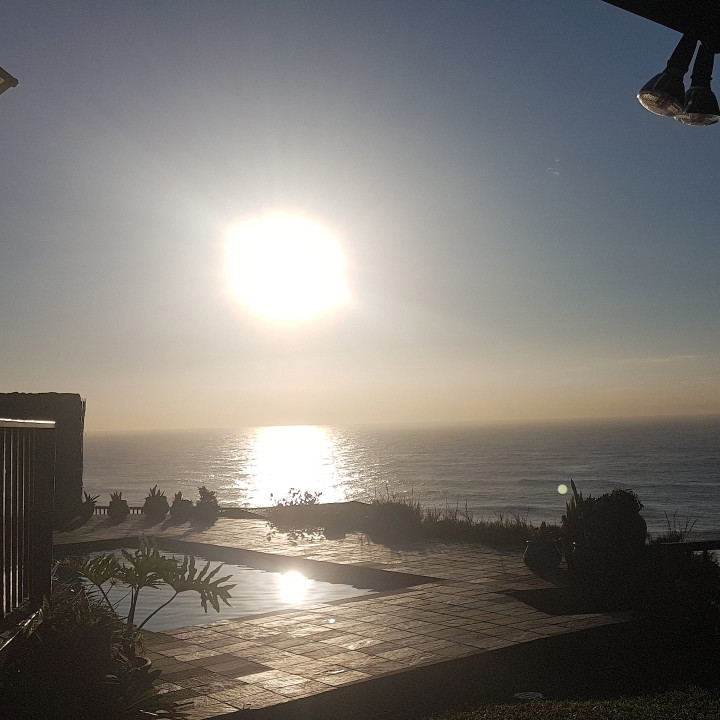 All Seasons Pool Side King Size Suite 5 - Durban