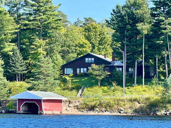Adirondack Lodge At The Lake - Tupper Lake, NY