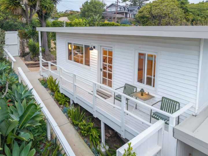 Bright Boutique Cottage - Walk To Town And Hiking - Summerland, CA