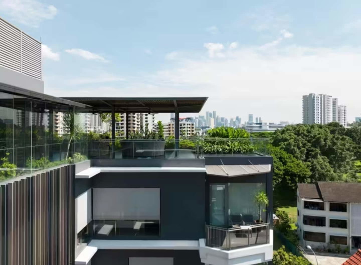 Executive Two Bedroom With Balcony / Pool In Liv - Singapore