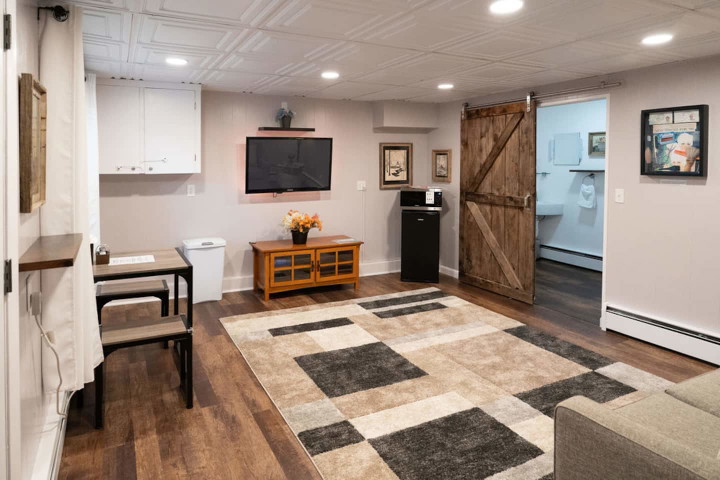 Stay At The 573: Former Salon Turned Cozy Escape - Manchester, NH