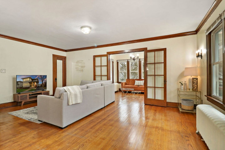 Rustic Charm 2 Bdr Apartment | Waukegan - Waukegan, IL