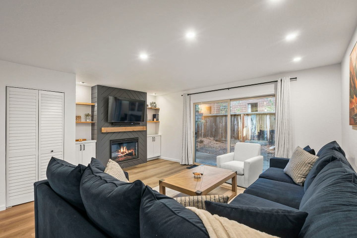 Creekside Condo W/ Mountain Views - Incline Village
