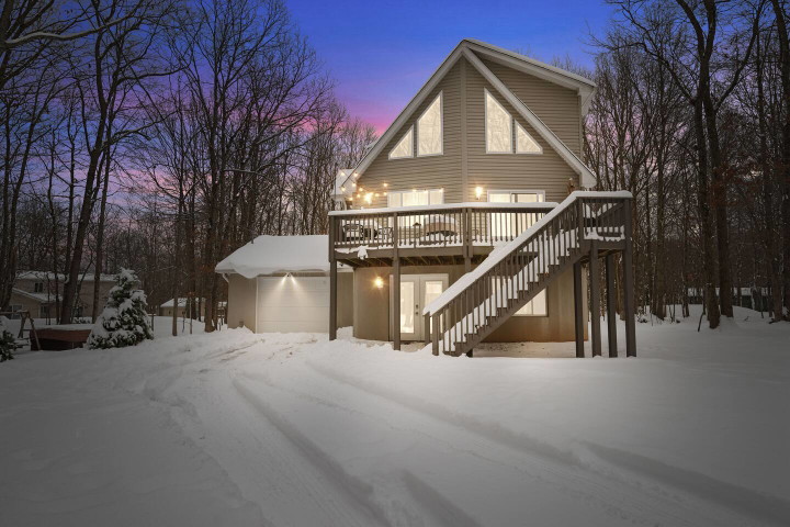Beautiful Chalet House +Hot Tub +Sauna! - Jim Thorpe, PA