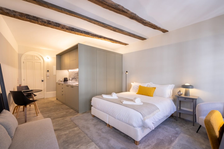 Boutique Studio With Balcony & Historic Views - Porto