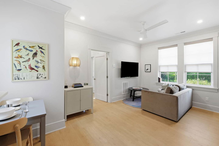 Contemporary Flat, Standing Desk, Downtown, Walk - Durham, NC