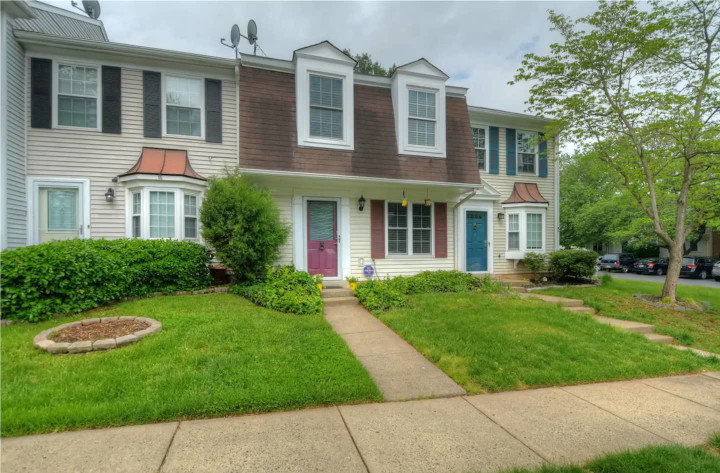 Modern Townhouse Conveniently Near D.c. - Ashburn, VA