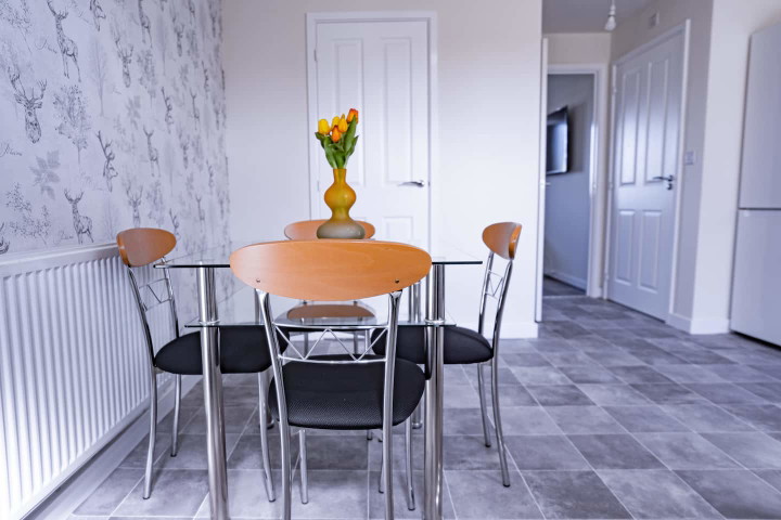 Stunning Canal View, 2 Bedroom Home, Free Parking - Salford