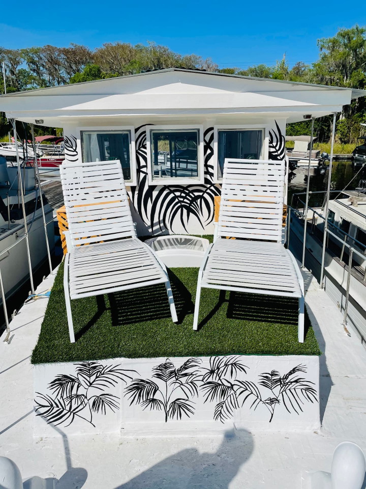 Unique Concrete House Boat! No Cleaning Fees! - Florida
