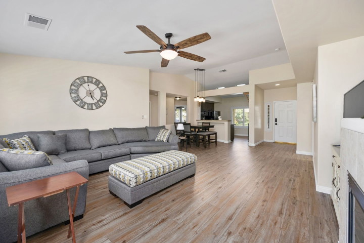 Alexander House 4+2 -King Bed And Office-rosedale - Bakersfield, CA