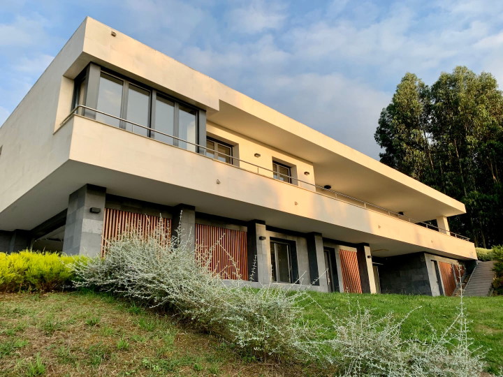 Impresionante Villa Con Vistas Inmejorables - Gijón