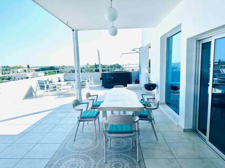 Gorgeous Penthouse, Amazing Views - Lárnaka