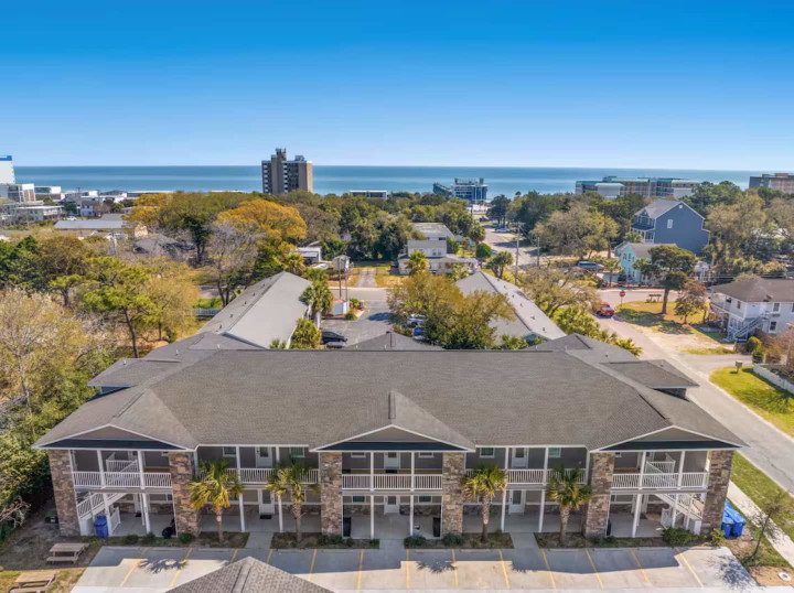 Walk To Beach 4br | Sunny Balcony | Free Parking - Myrtle Beach, SC