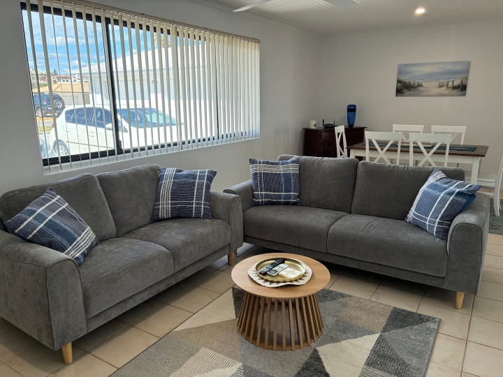 Ocean Breeze - Central Location & Ocean Views - Geraldton