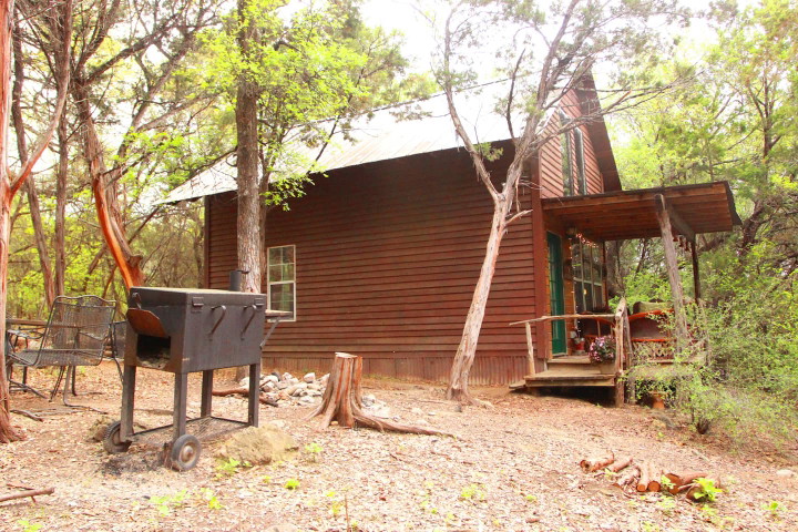The Firehouse Cabin - Lake Travis, TX